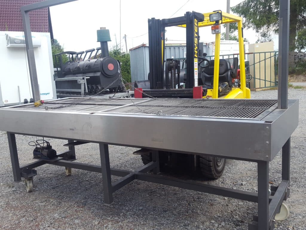 XXL Gastro Großgrill 3x1m mit Seilwinde Riesen Grill mieten ...